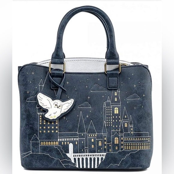 Loungefly | Bags | Loungefly Harry Potter Hogwarts Castle Crossbody ...